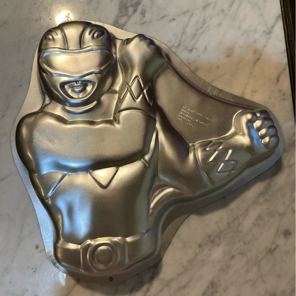 Wilton | Kitchen | Vintage 994 Wilton Mighty Morphin Power Ranger Cake ...